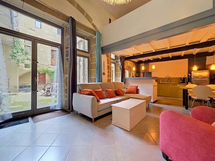 Le Balais - Characterful Apartment In The Very Center - Valence, France