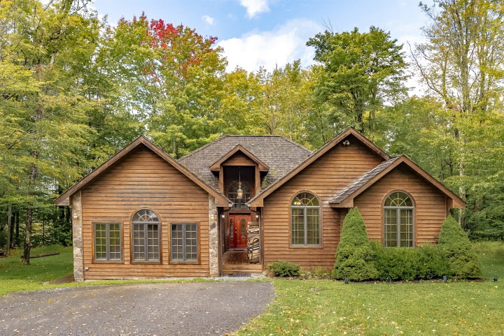 Family Escape W/ Hot Tub & Rec Room - Mtn Nights - Davis, WV