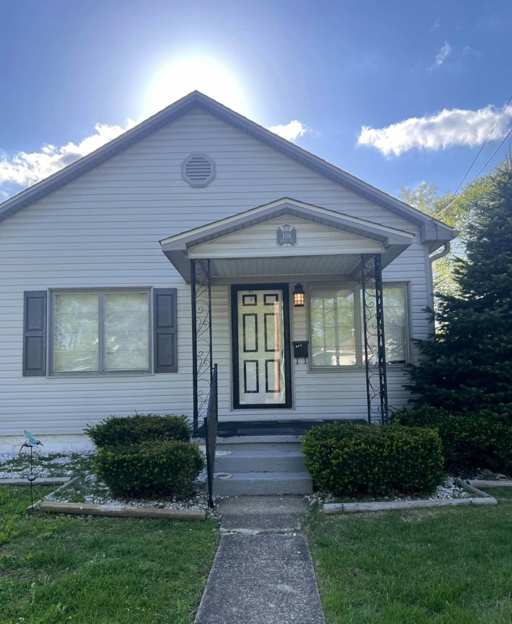 The Bungalow On 1st Street - Marion, IL
