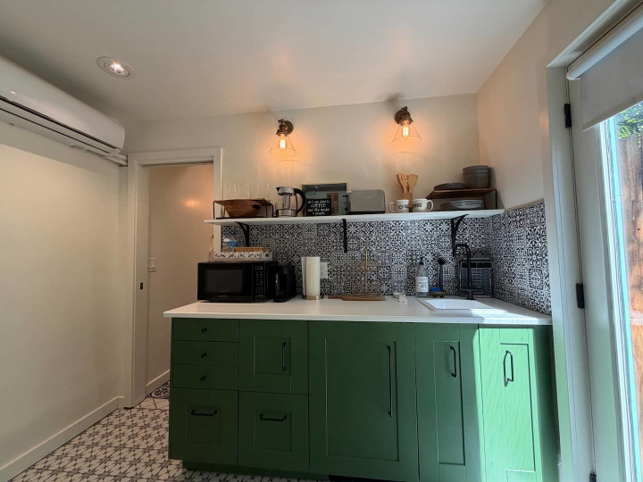 Modern Boho Efficiency Studio In Midtown - Sacramento, CA