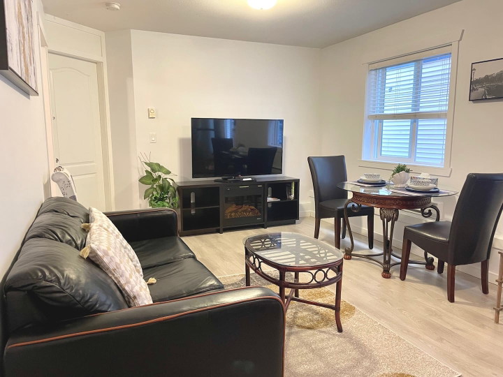 Entire Guest Suite In White Rock - Queen Size Bed - White Rock