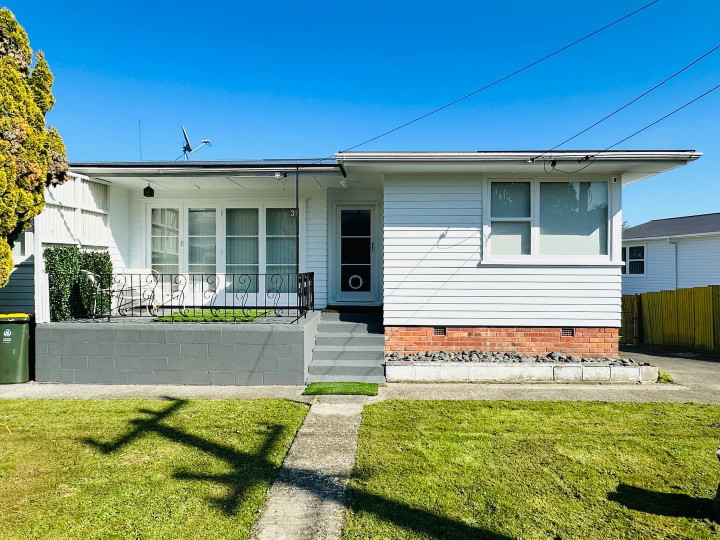 Spacious 4 Bedroom House In South Auckland - Auckland