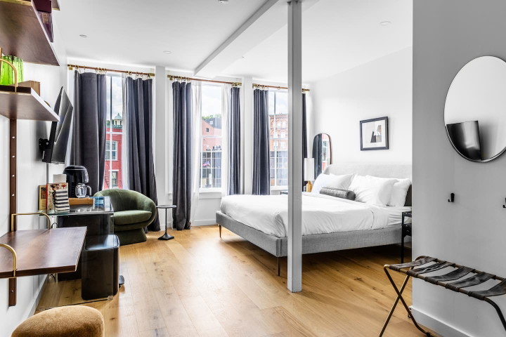 King Bed|market Square View|dtwn Bangor - Bangor, ME