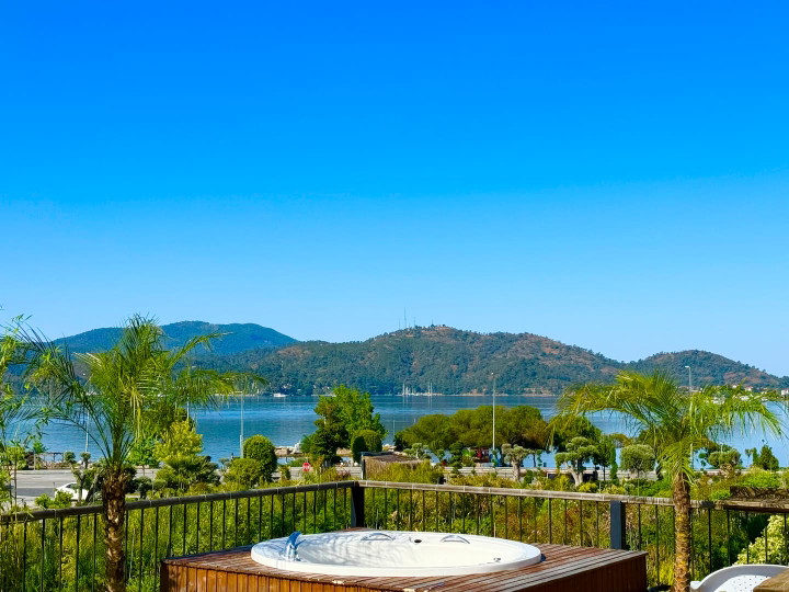 Denize Sıfır Havuzlu -  Jakuzili   Villa (Bahamas) - Fethiye