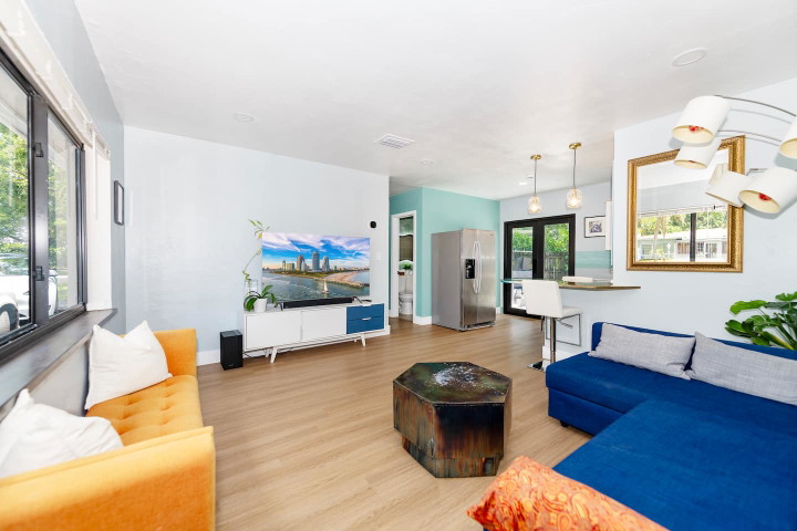 Modern Italian Villa Azure Near Beaches & Sleeps 6 - North Miami, FL