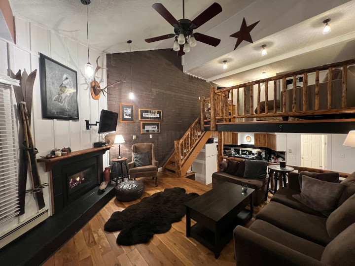 Ski In/out Cozy Creek Side Cabin W Yard W/d 1b/2ba - Steamboat Springs, CO