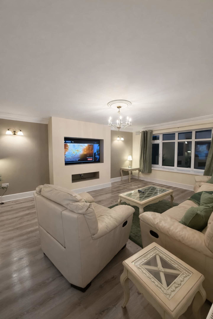 Stunning 4-bedroom Home In Greenmount - Bury