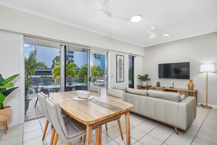 Newly Renovated Cairns City Apartment - Cairns