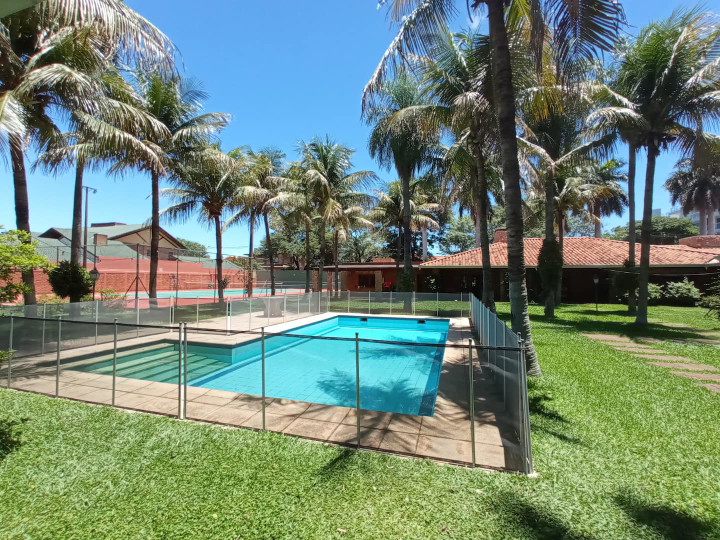Villa De 65 000 Pieds Carrés Avec Piscine, Tennis Pour 21 Personnes - Asuncion