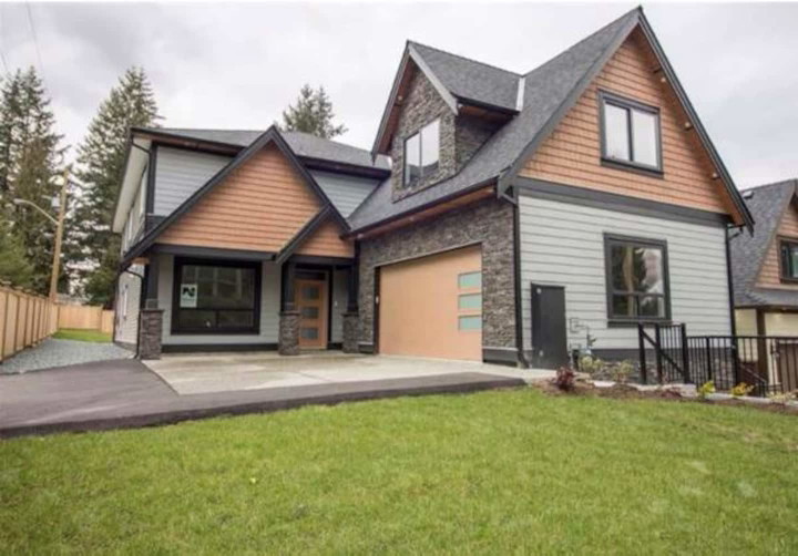 Beautiful Guest Suite With Private Parking Pad - Aldergrove