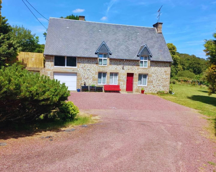 Maison En Pierre Au Milieu Du Bocage - Normandië