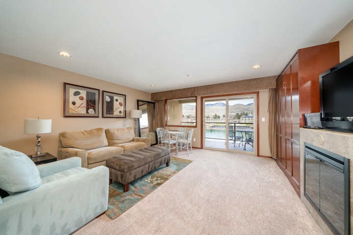 Grandview 642 Waterfront Condo On Lake Chelan - Manson, WA