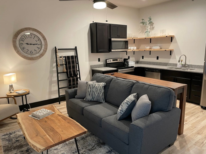 Montana House #302 - The Luxurious Downtown Stay - Dubuque, IA