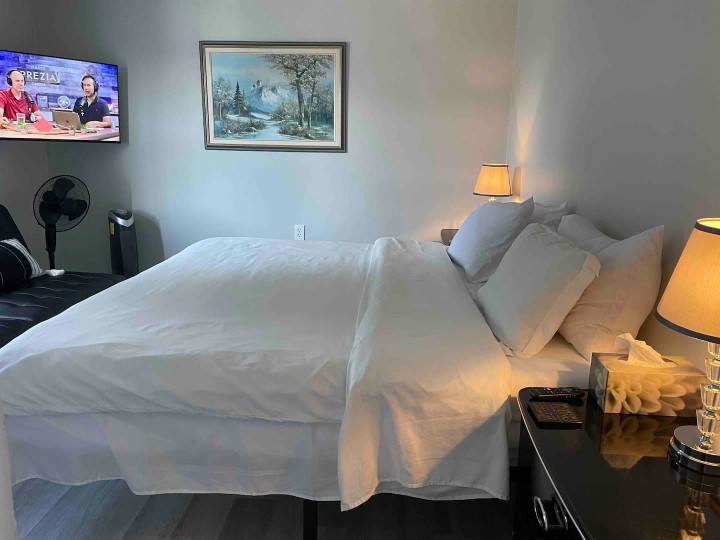 Entire Guest Suite - Near Downtown, Off 401 - Kingston