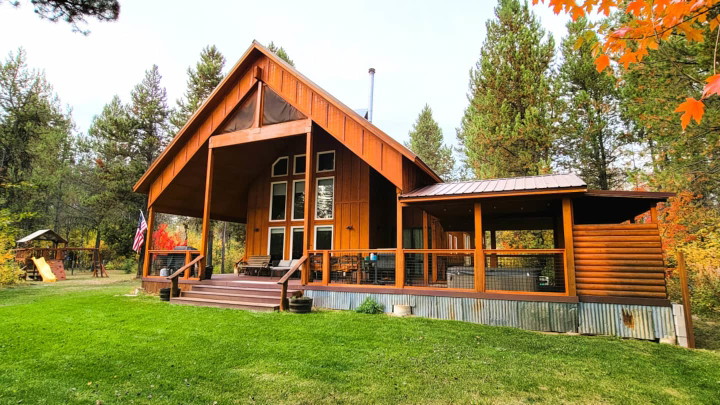 Donnelly Cabin | Hot Tub, Fire Pit, Near Lake Fun - Donnelly, ID
