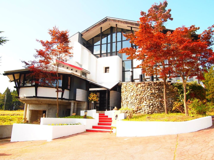 Self-contained Mansion With Jacuzzi & Cinema Room - Japan