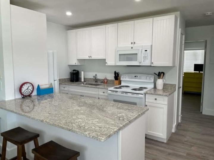 2/2 Tropical Bungalow / Sleeps 4 - Vero Beach, FL