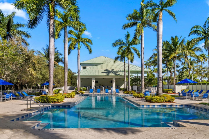 Space For Everyone! 3 Bed/4 Bath Villa 2070 Sq Ft - Doral, FL