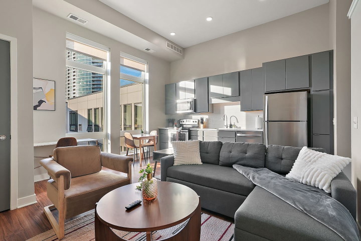 Cozysuites Marquee 1br W/ Pool & Gym | King Bed - Minneapolis, MN