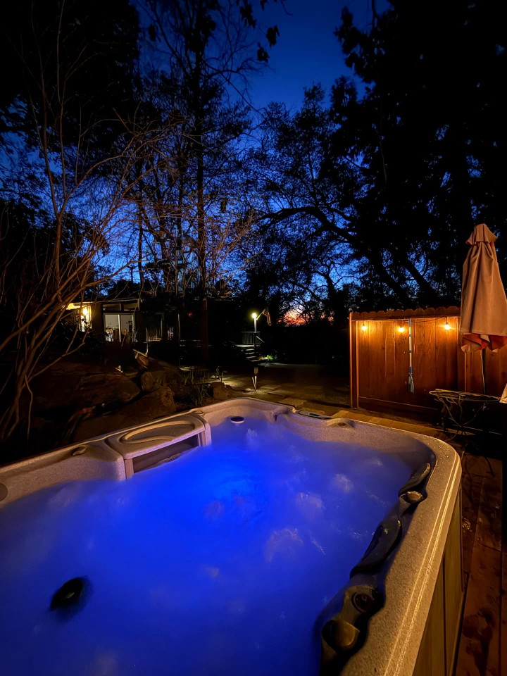 Good Vibes Bungalow With Hot Tub - Auburn, CA
