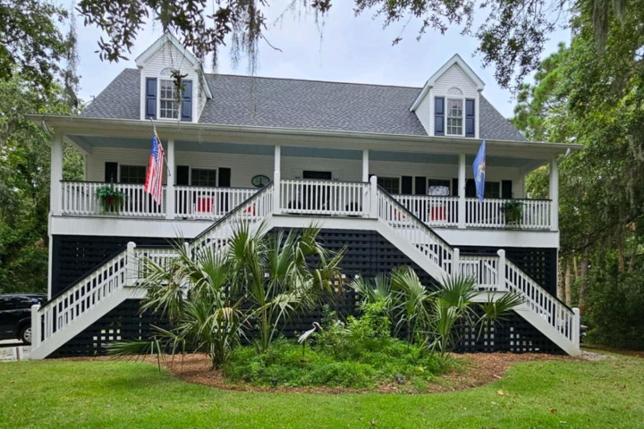 Lovely Edisto Beach Home/a Short Walk To The Beach - Edisto Beach, SC
