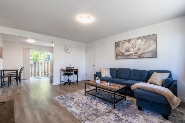 Central 2 Bedroom Apartment With Washer & Dryer - Happy Valley, OR