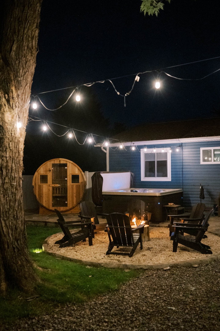 Walkable Dwntwn Black Mtn W/ Hot Tub & Sauna - Black Mountain, NC