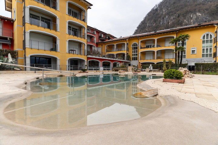 Elegant Lake View Apartment With Pool - Luino