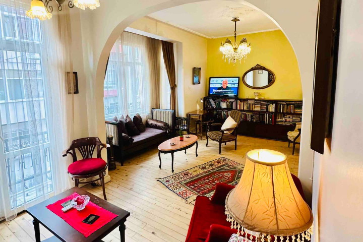 Belle Epoque Big Flat In Istanbuls Best Location - Fatih