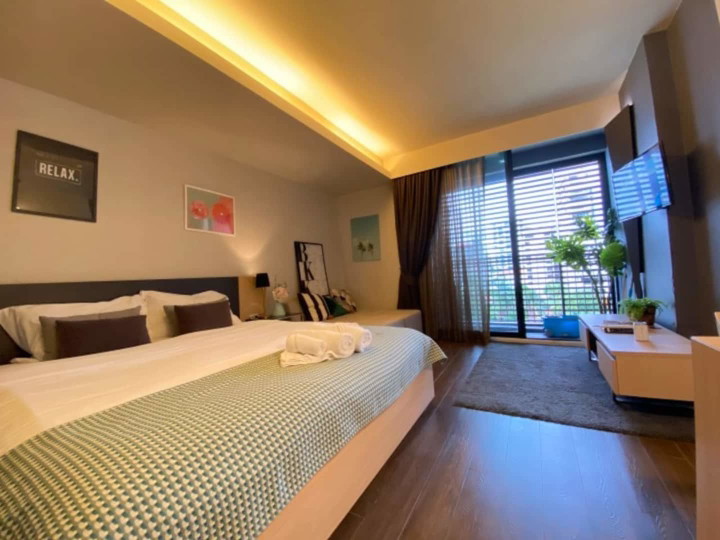 Long-term Rental Offer! 5 Mins Walk To Asok Sukhumvit Station In The City Center!direct Access To Erawan Buddha In 10 Minutes!infinity Pool, Gym, #Cs - Bangkok