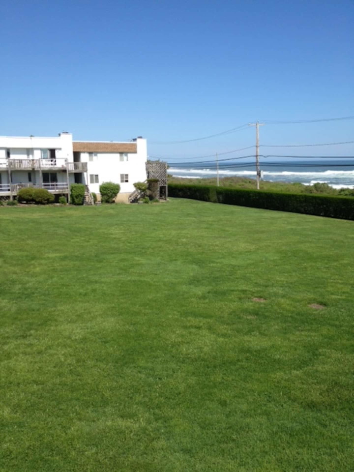 Beautiful  Condo On The Ocean Bluffs - Montauk, NY