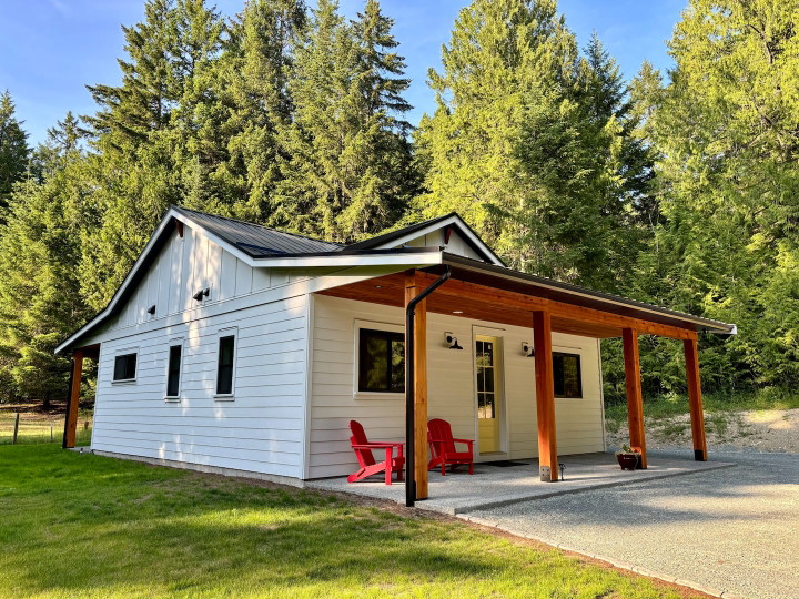 Honeybee Cottage - Private+fireplace+yard+peaceful - Cowichan Bay