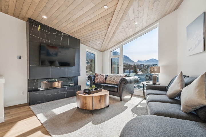 Mountain View 3 Bedroom Canmore Townhome - Canmore