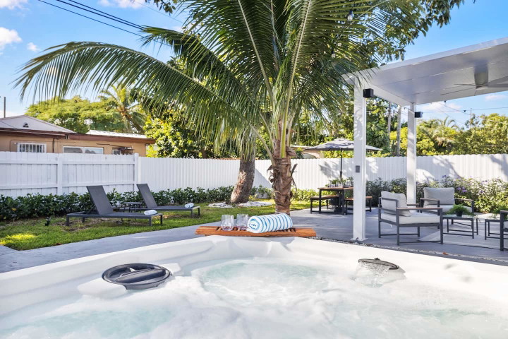 Tropical Duplex+miami Hot Tub+10mi->beach+w/d - Miami