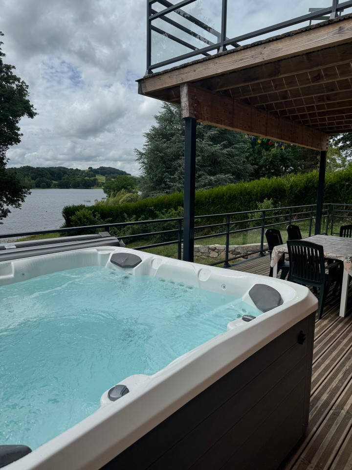 Chalet Les Pieds Dans Leau
Chez Jeanne Et Julien - Cantal