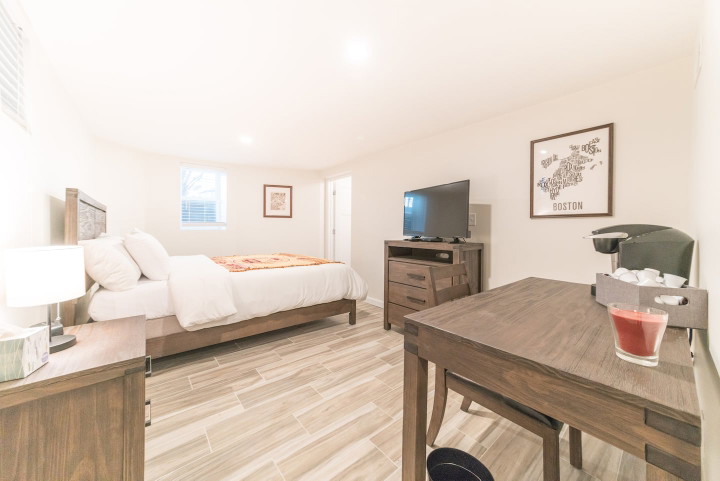 Private Entry Suite Near Bc & Harvard | Parking - Boston, MA
