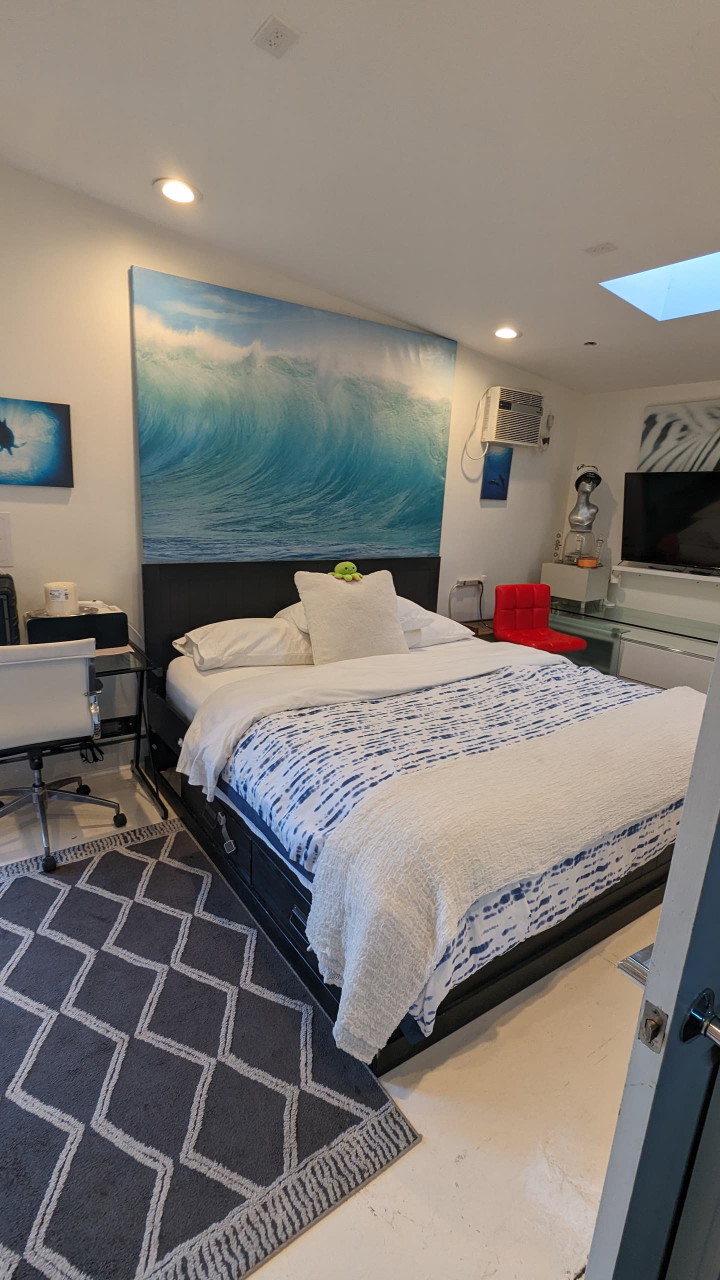 6 Bdrm/11 Bed - House Of Friendship - Gardena, CA