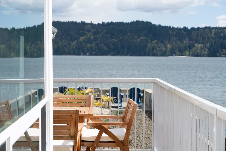 Waterfront Kraken Cabin In Downtown Hoodsport - Hoodsport, WA