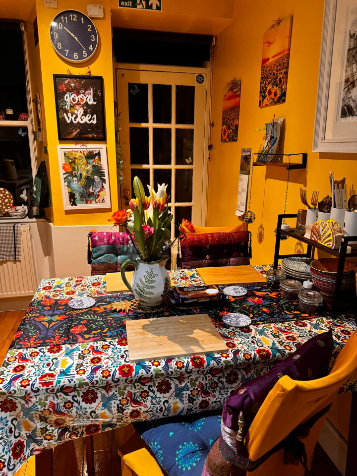 Welcoming A Couple Or Single-includes Breakfast. -