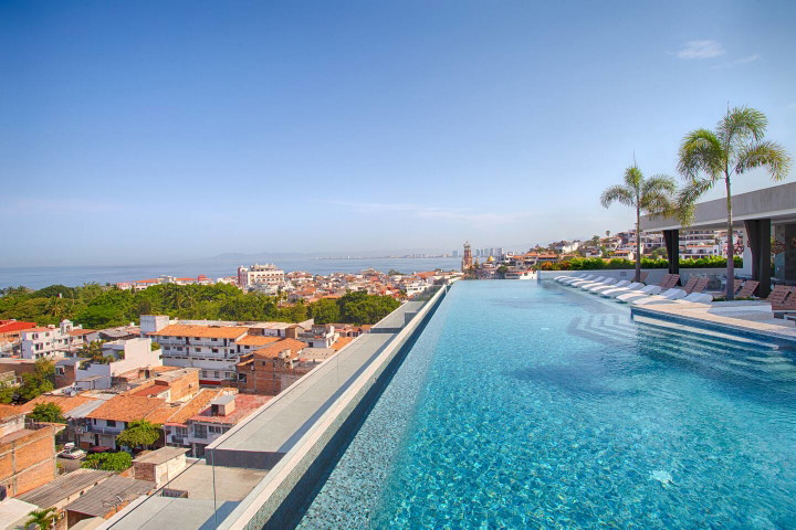 Stylish 2br W/ View & Gym In Romantic Zone - Puerto Vallarta