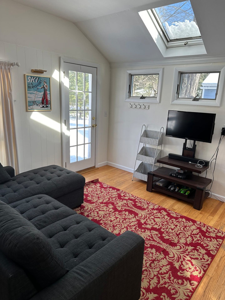 Cozy Studio Near Downtown Gb - Great Barrington, MA