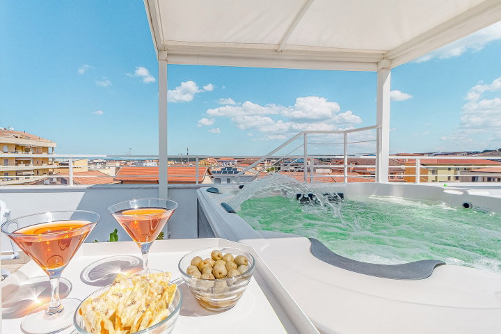 New Flat With Rooftop Terrace A Hot Tube 5 People - Alghero