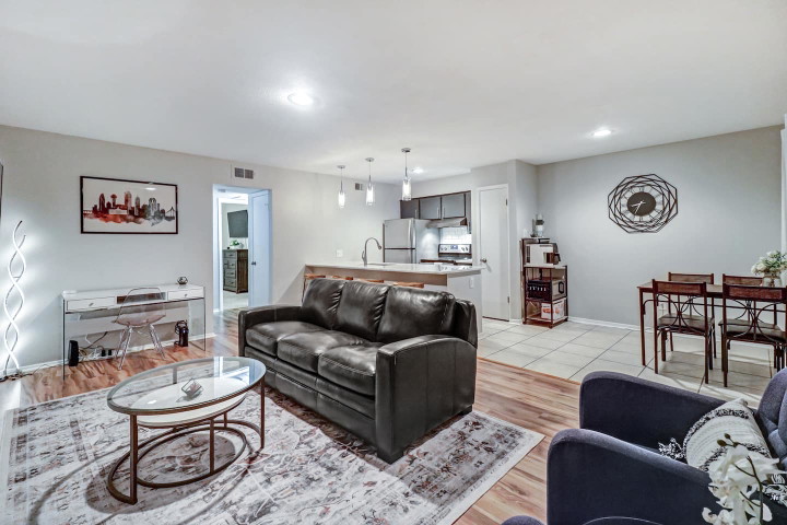 Secluded Condo Oasis In Dallas - By Smu W/ Pool! - Dallas, TX
