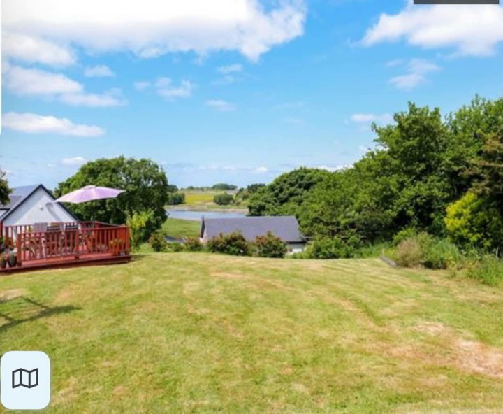 Charming Coastal Escape: Oranmore - Sleeps 3 To 4 - Oranmore