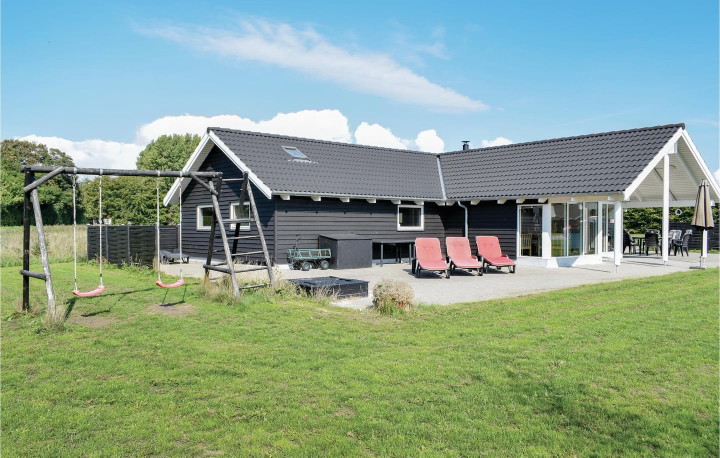 Stunning Home In Ebeltoft With Sauna - Denmark