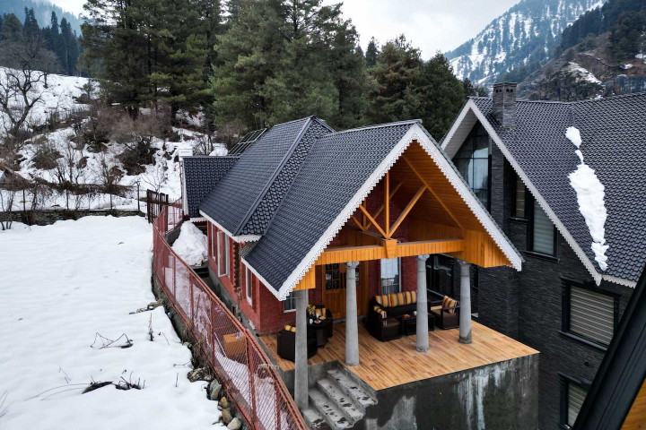 Dewdrop Cottages | Frozen Fall Stay By Stayvista - Gulmarg