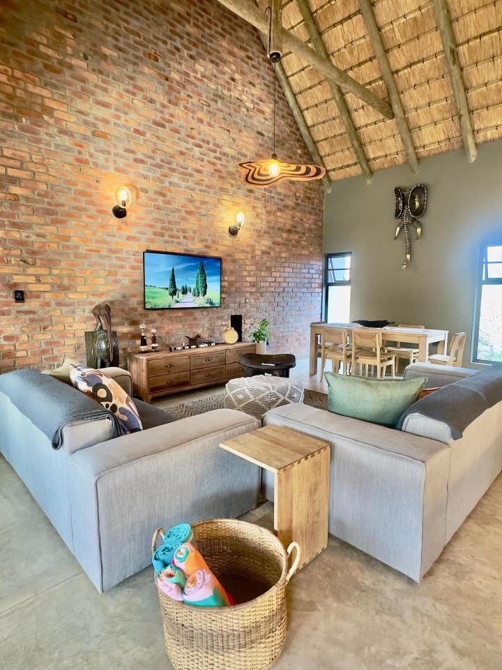 Little Pumba  Bush House, Pool & Long Table - Hoedspruit