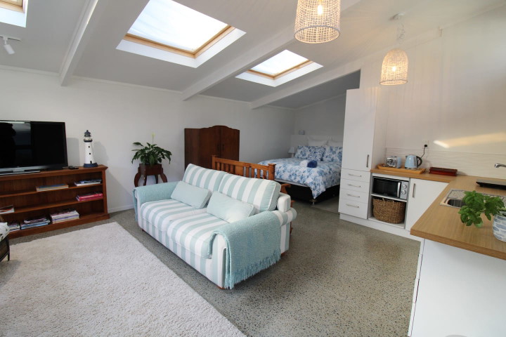 The Happy Seagull: Bright & Breezy B&b By The Sea. - Wellington