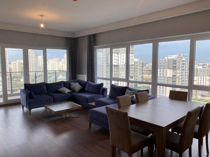 In A Very Luxery 3+1 A.c Apartment Near Airport - Estambul