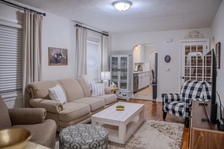 Bright & Spacious Home - Prime Location! - Battle Creek, MI